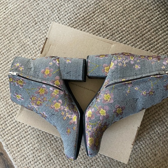 Zigi Soho | Shoes | New Gray With Flower Block Heal Boots Size 9 | Poshmark
